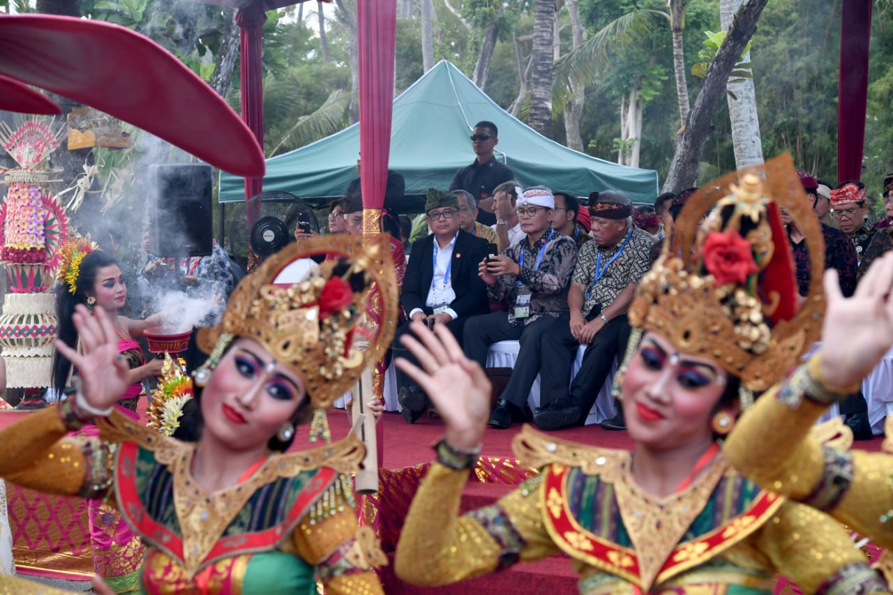 Presiden Jokowi Buka Karnaval Budaya Bali di Nusa Dua - Super ...