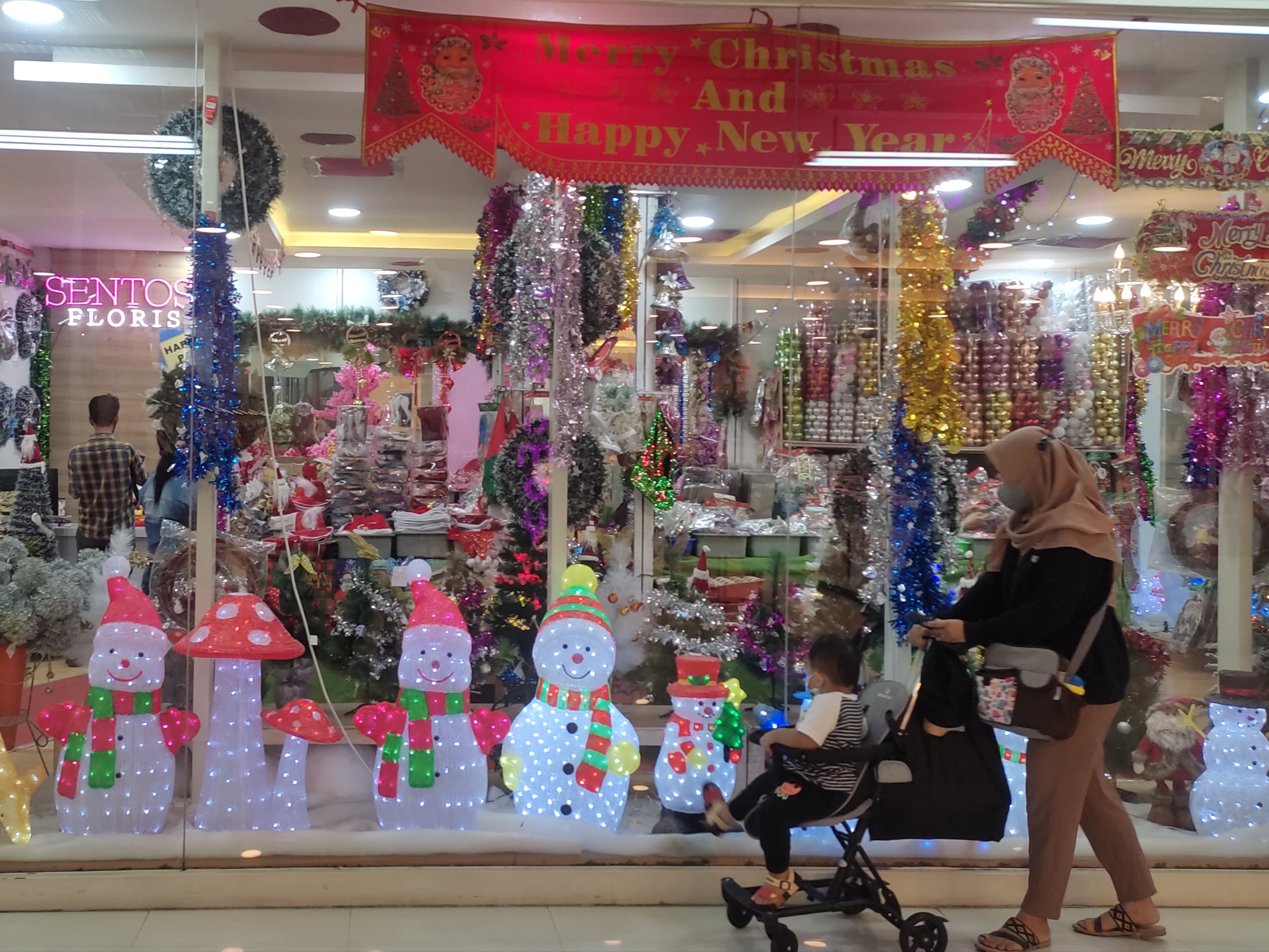 Pernak Pernik Natal di Pasar Atom - Super RadioSuper Radio