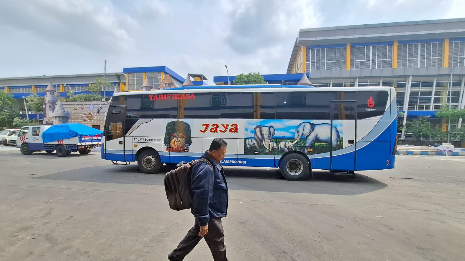 Terminal Purabaya Siagakan 1200 Bus selama Nataru 2025 - Super ...